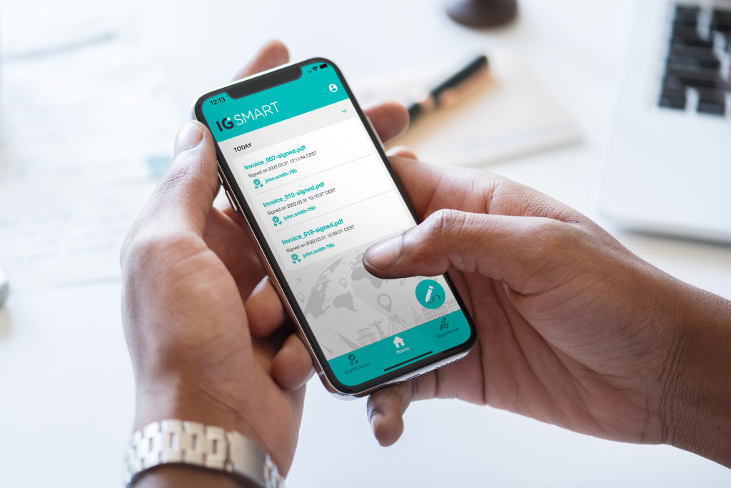 IG SMART: Sign wherever you are!